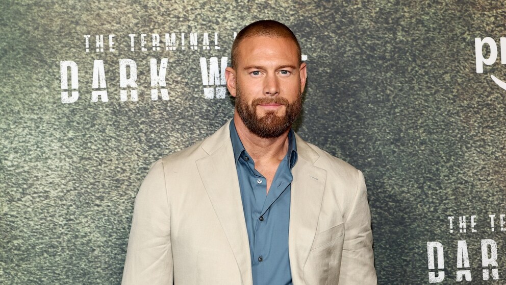 So trainiert Tom Hopper für seine beeindruckenden Muskeln - FITBOOK