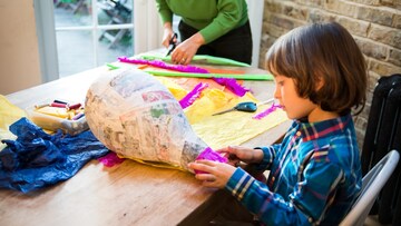 Wie man Kleister zum Basteln selbst herstellen kann - myHOMEBOOK