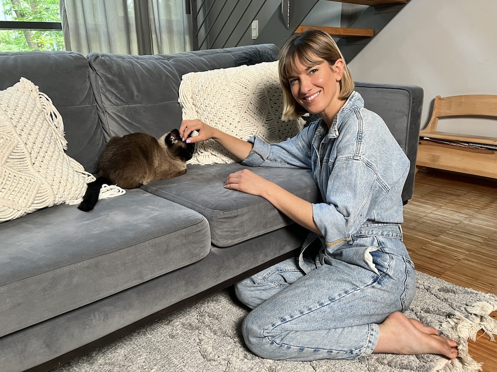 Isabell Horn: »Meine Katzen halfen mir durch die Depression - PETBOOK